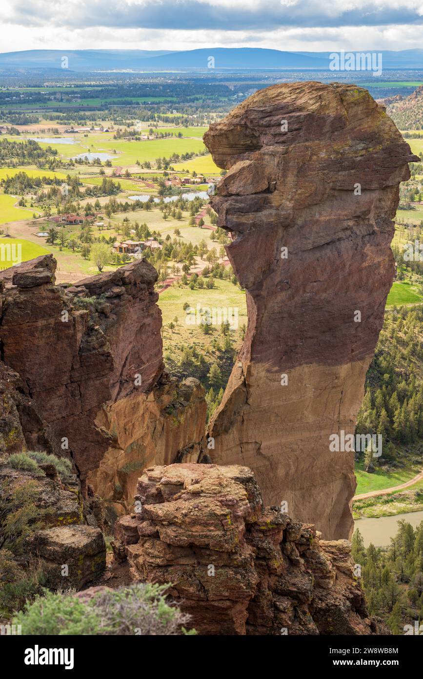 Rock Formations at Smith Rock State Park in central Oregon, US Stock ...