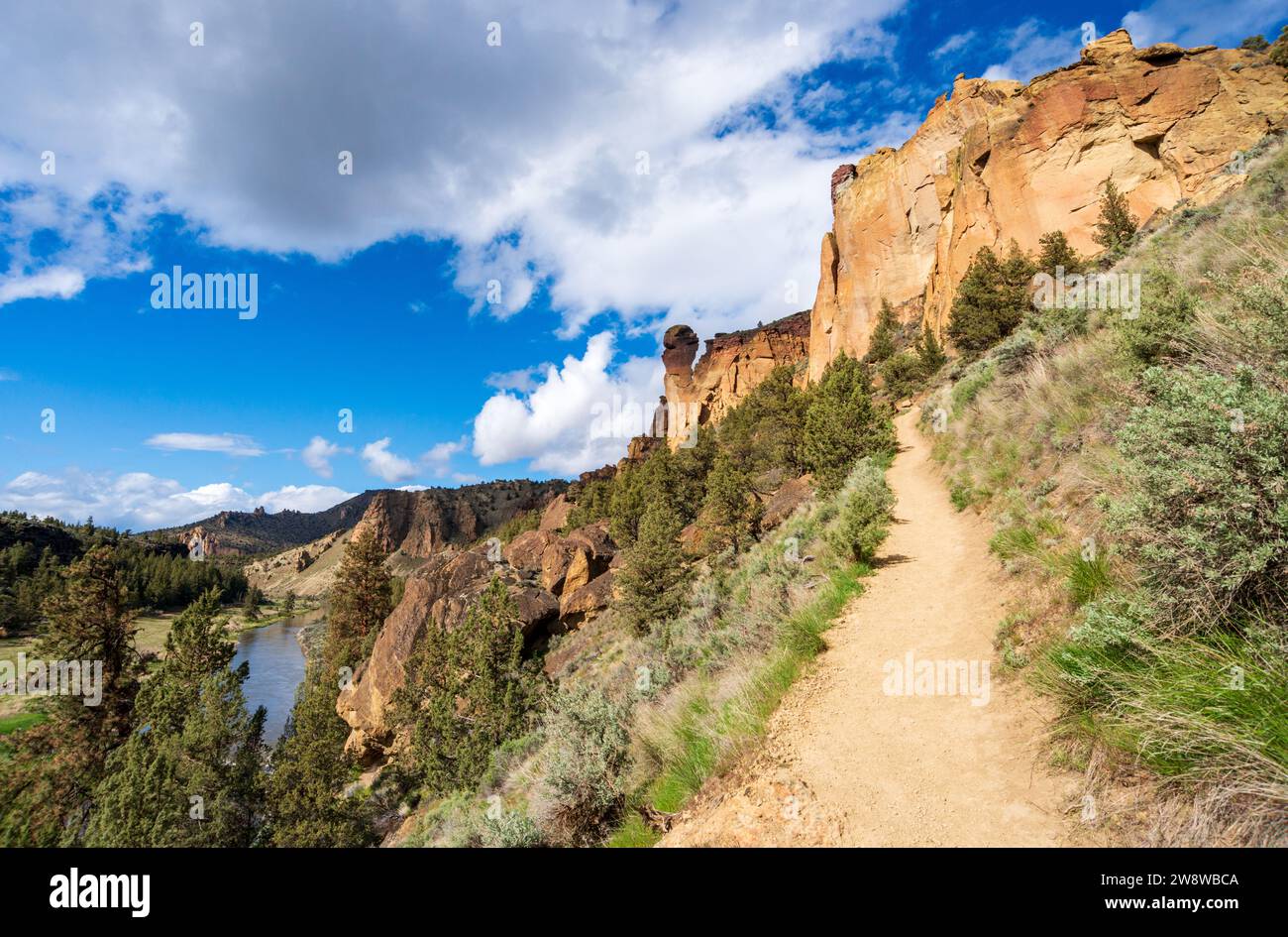 Climbing trail through rocks hi-res stock photography and images - Alamy