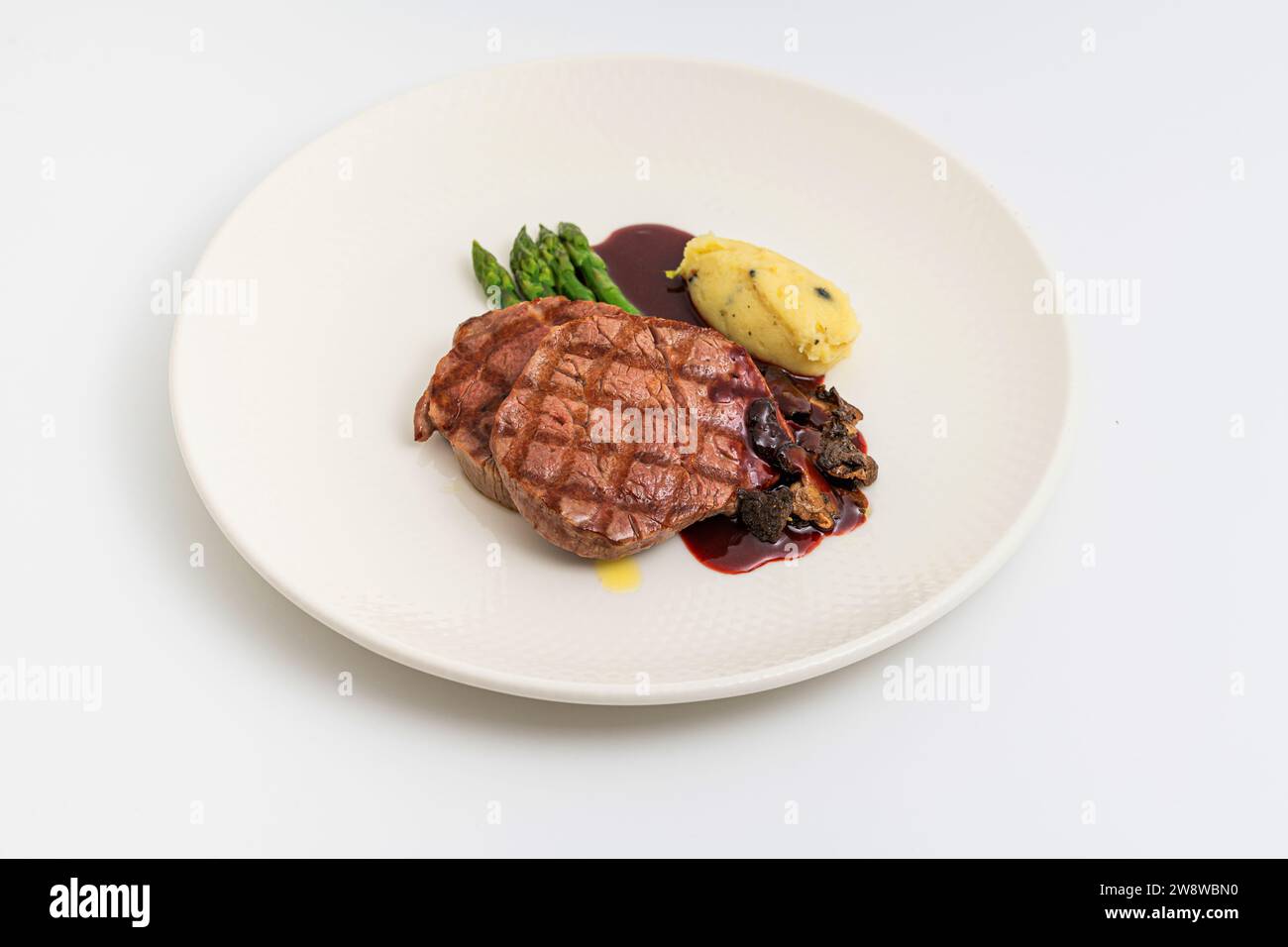 Filet mignon plate white background hi-res stock photography and images - Alamy