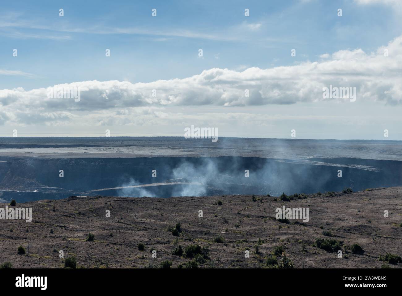 Scenic Kilauea Crater vista, Volcanoes National Park, Big Island of ...