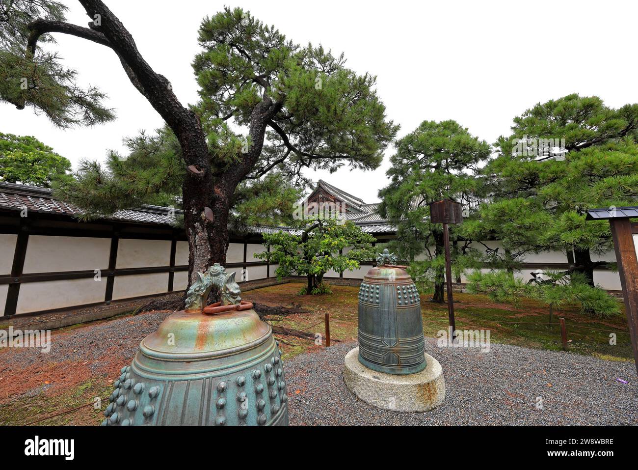 Nijo Castle with gardens, a home for the shogun Ieyasu in Nijojocho ...