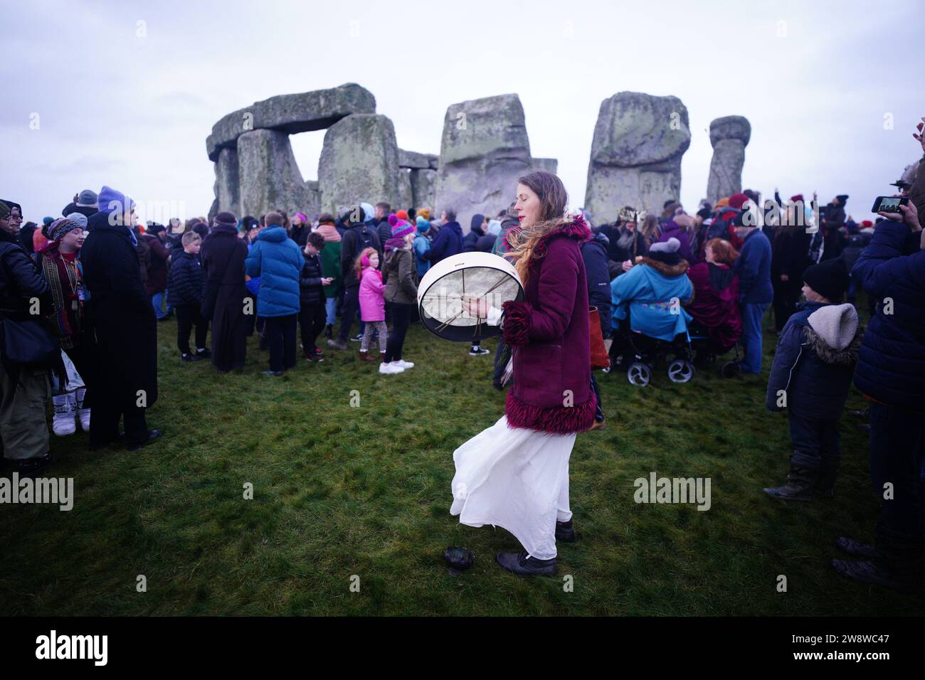 People take part in the winter solstice celebrations at the Stonehenge ...