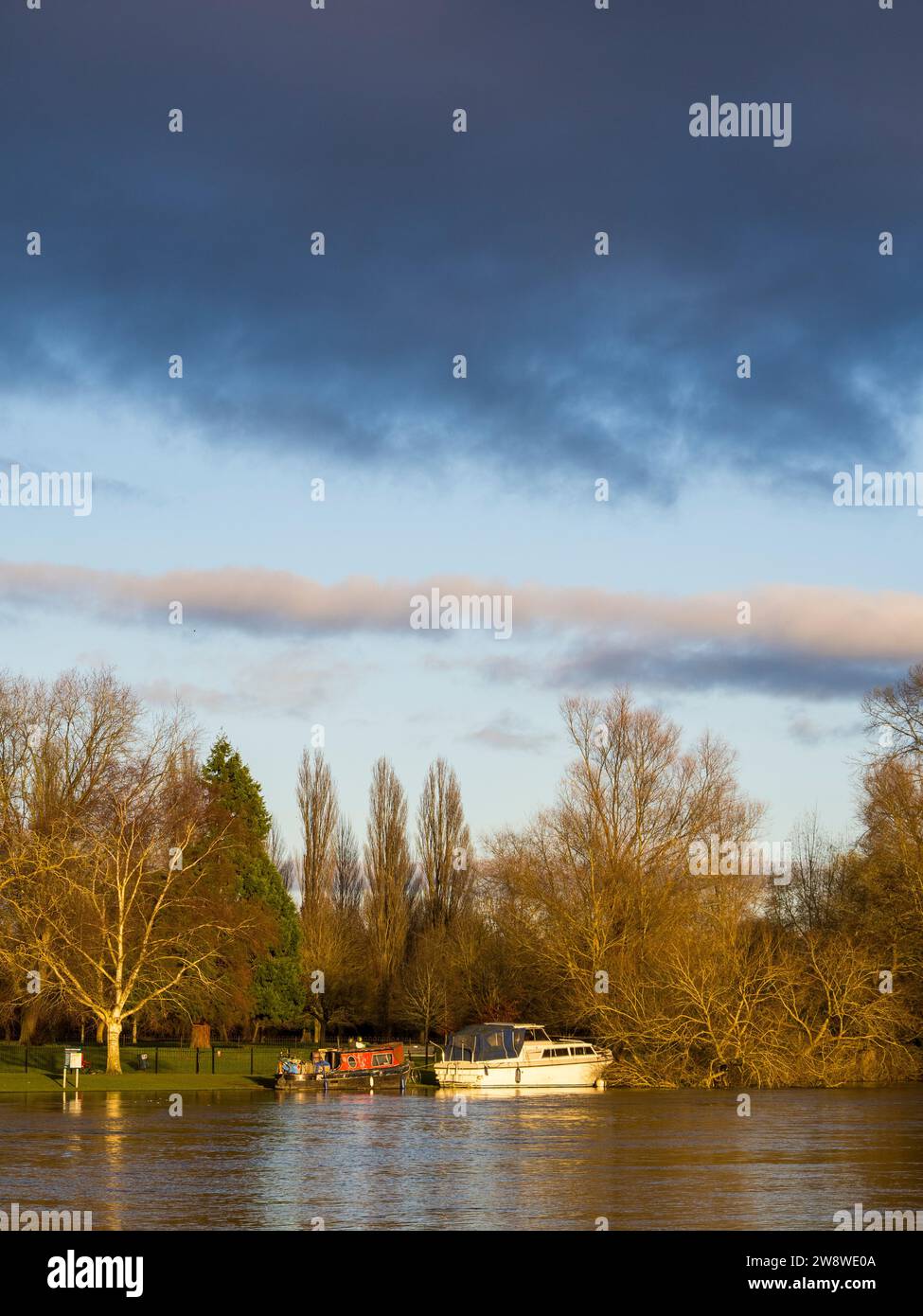 Sunset, Abbey Meadows, Abingdon-on-Thames, Oxfordshire, England, UK, GB ...
