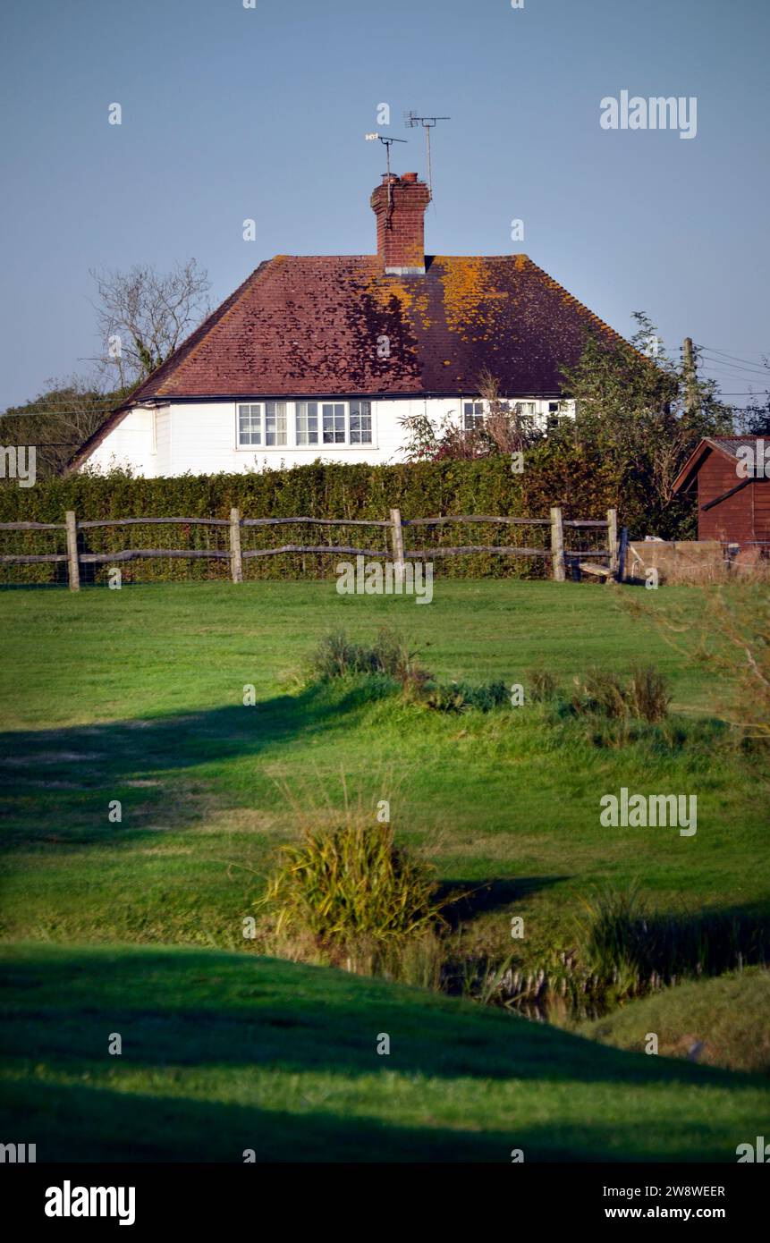 rural farmhouse kent england Stock Photo - Alamy
