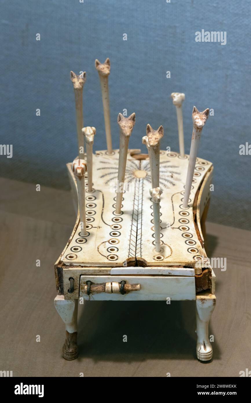 Egyptian game of hounds and jackals, Metropolitan Museum of Art, New ...