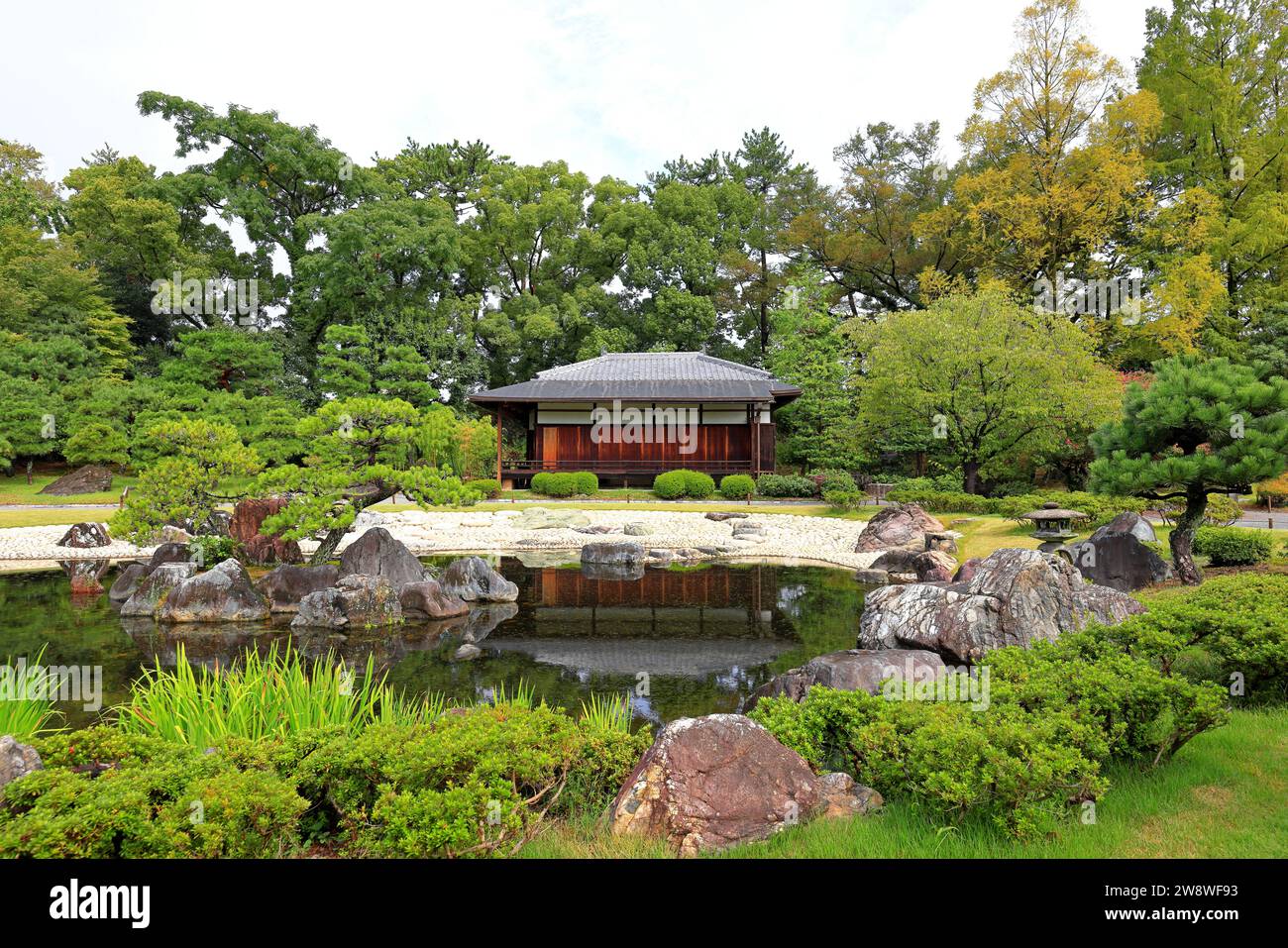 Nijo Castle with gardens, a home for the shogun Ieyasu in Nijojocho ...