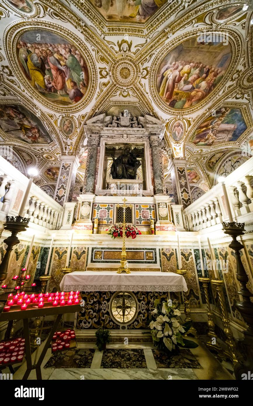 The Tomb of Saint Matthew, Tomba di San Matteo, in the center of the ...