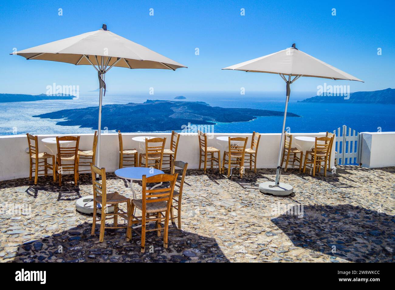 Terrace with blue sky on the Greek island of Santorini Stock Photo - Alamy