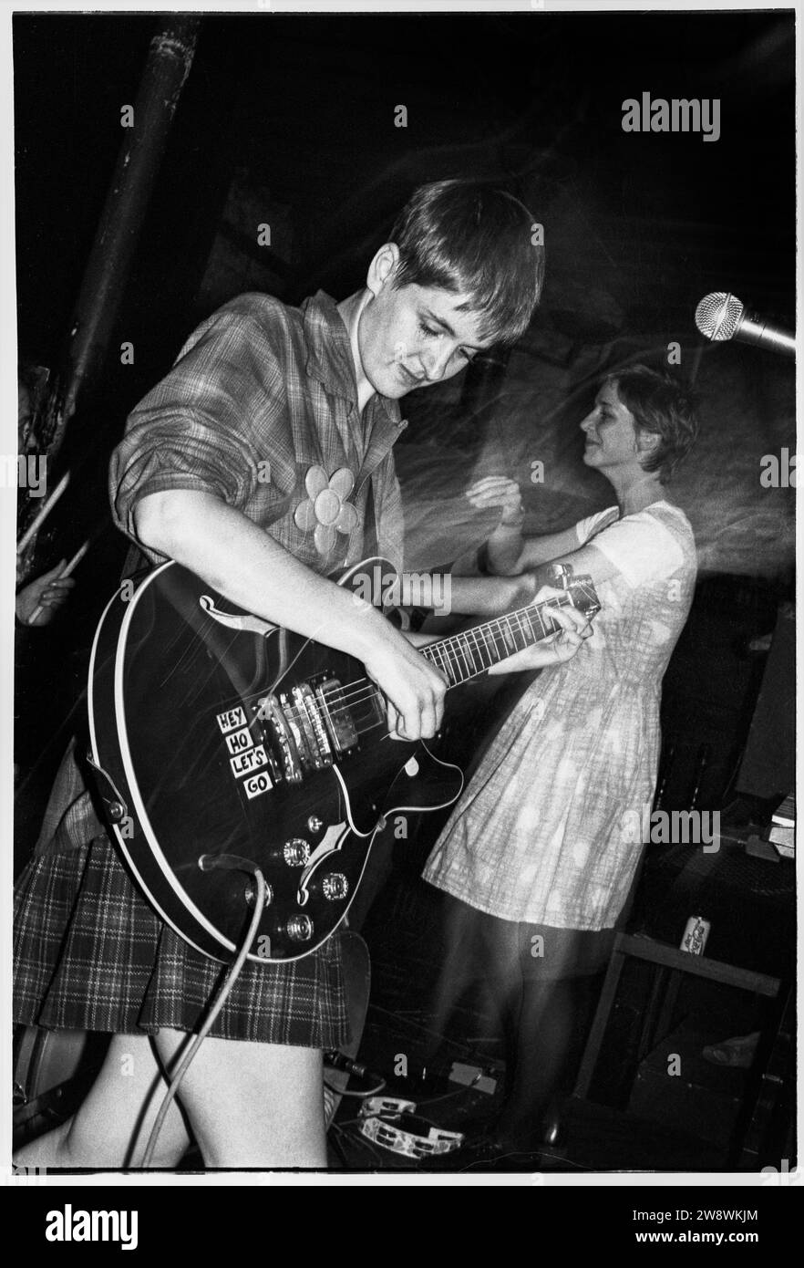 AMELIA FLETCHER, HEAVENLY, 1993: Amelia Fletcher of the Sarah Records ...