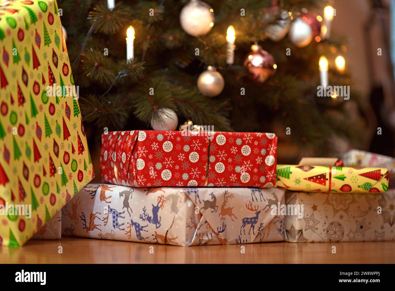 Warmes wohnzimmer hi-res stock photography and images - Alamy