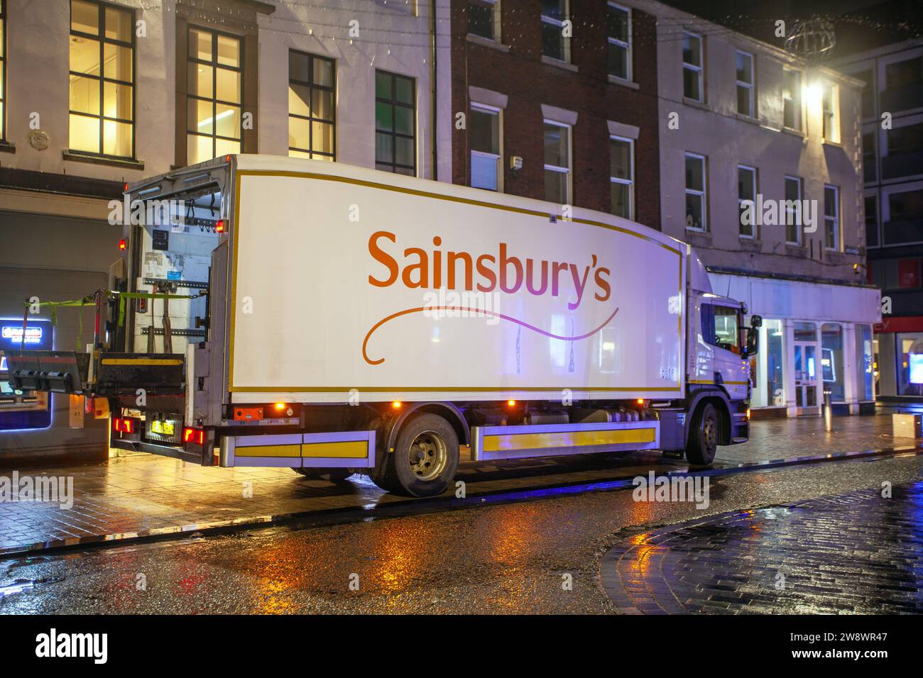 Dhl supply chain lorry drivers hi-res stock photography and images - Alamy
