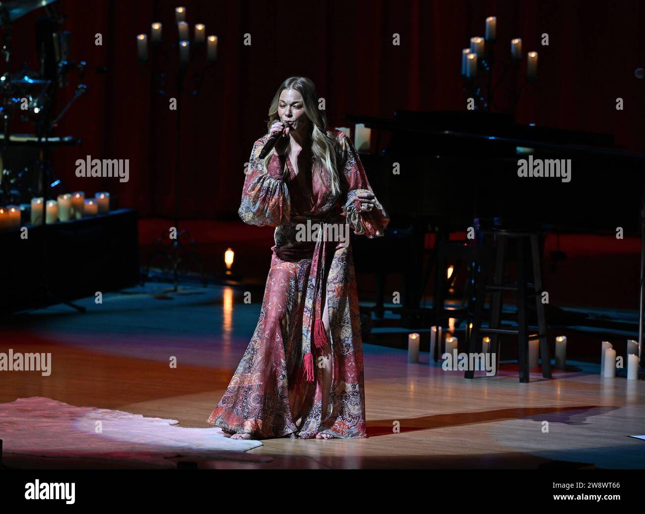 MIAMI, FL - DECEMBER 21: LeAnn Rimes performs during Joy: The Holiday ...