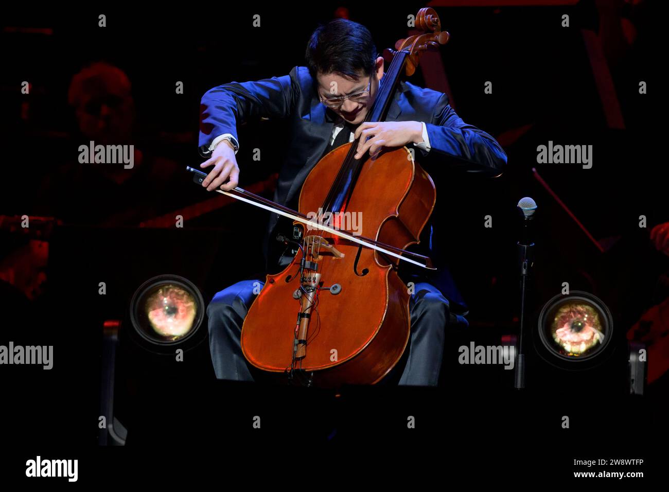 Nathan Chan Cello - Night of the Proms, Olympiahalle, München 15.12. ...