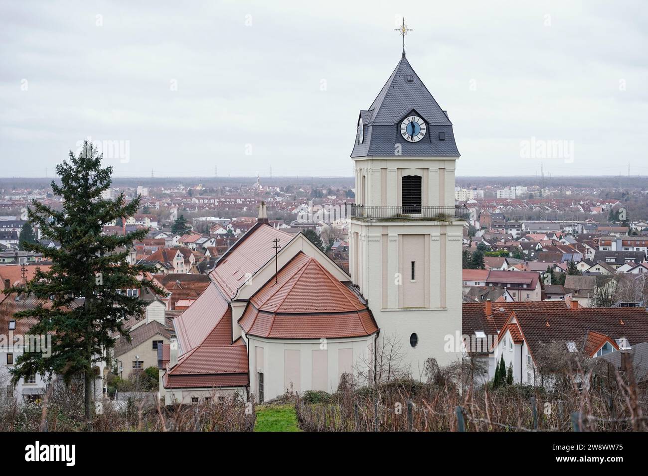 Leimen, Germany. 22nd Dec, 2023. The building of the Herz-Jesu-Kirche ...