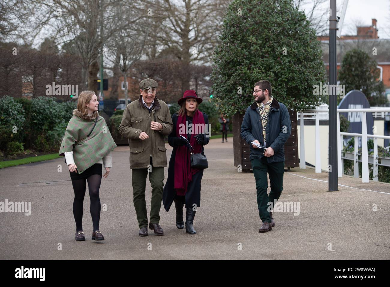 Ascot, Berkshire, UK. 22nd December, 2023. Racegoers arriving at Ascot ...