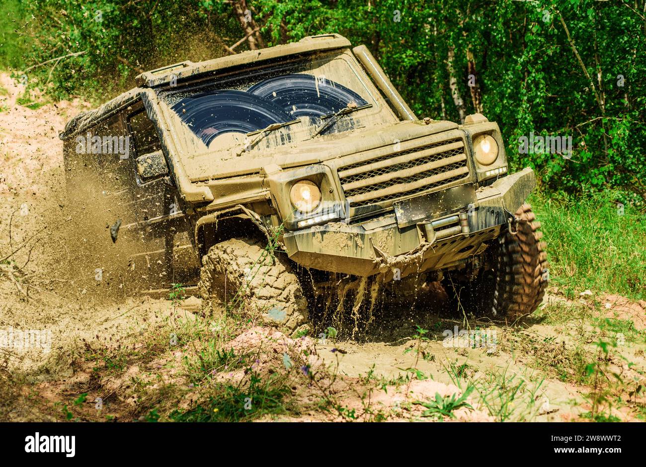 Jeep suv bottom hi-res stock photography and images - Alamy