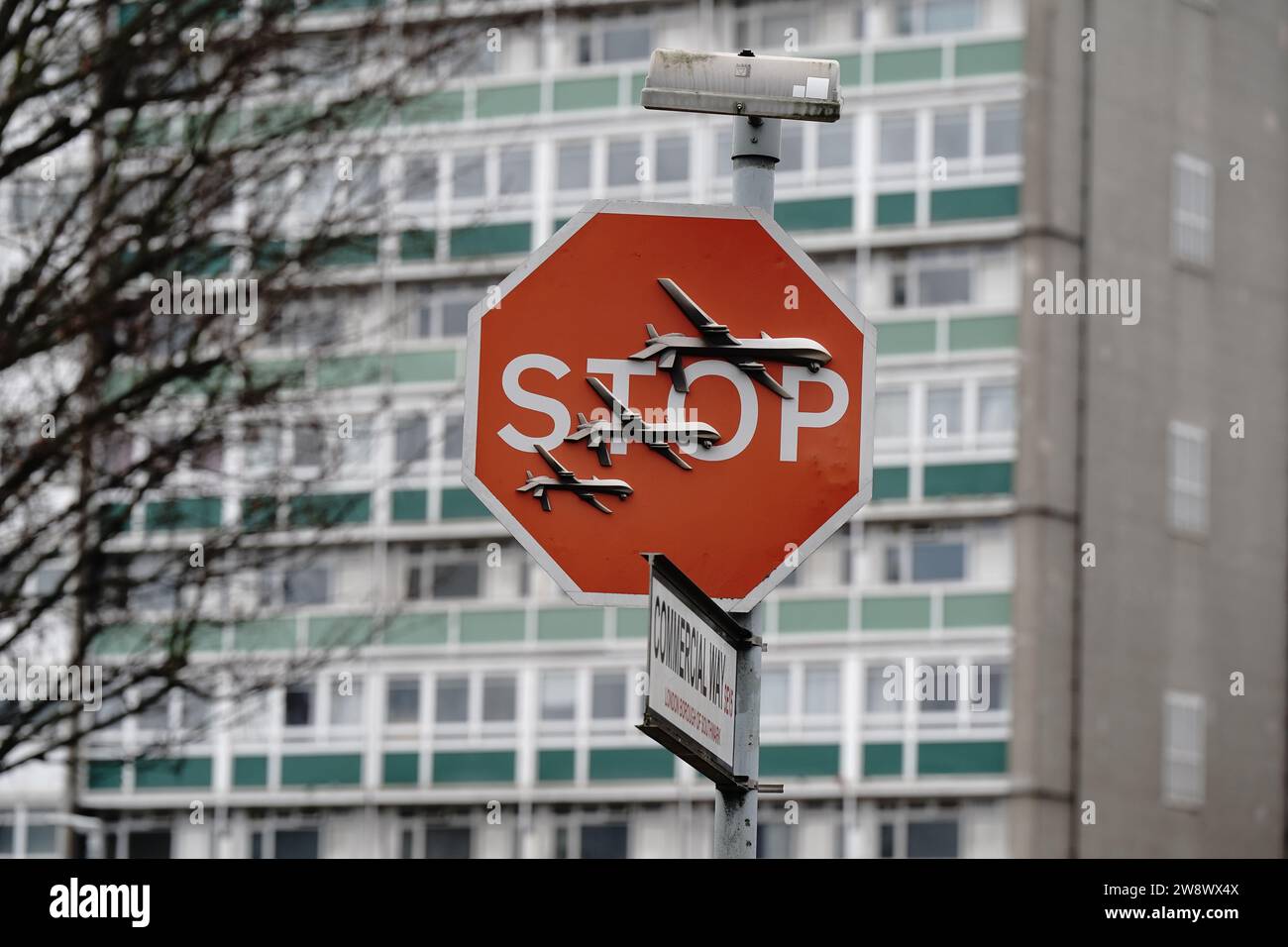 Banksy has unveiled a new piece of art work at the intersection of ...