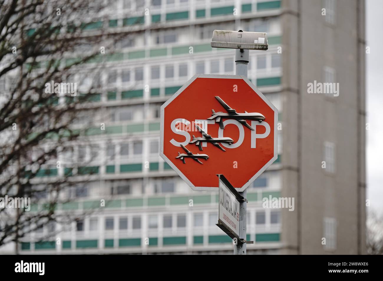 Banksy has unveiled a new piece of art work at the intersection of ...