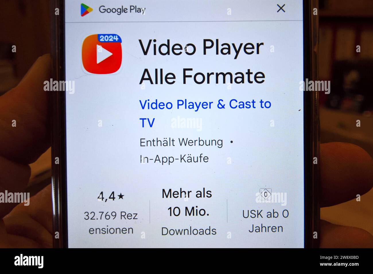 Youtube video player 2024 hi-res stock photography and images - Alamy