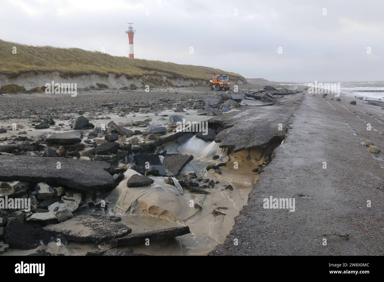 Wangerooge, Germany. 22nd Dec, 2023. On the beach in the west of the ...
