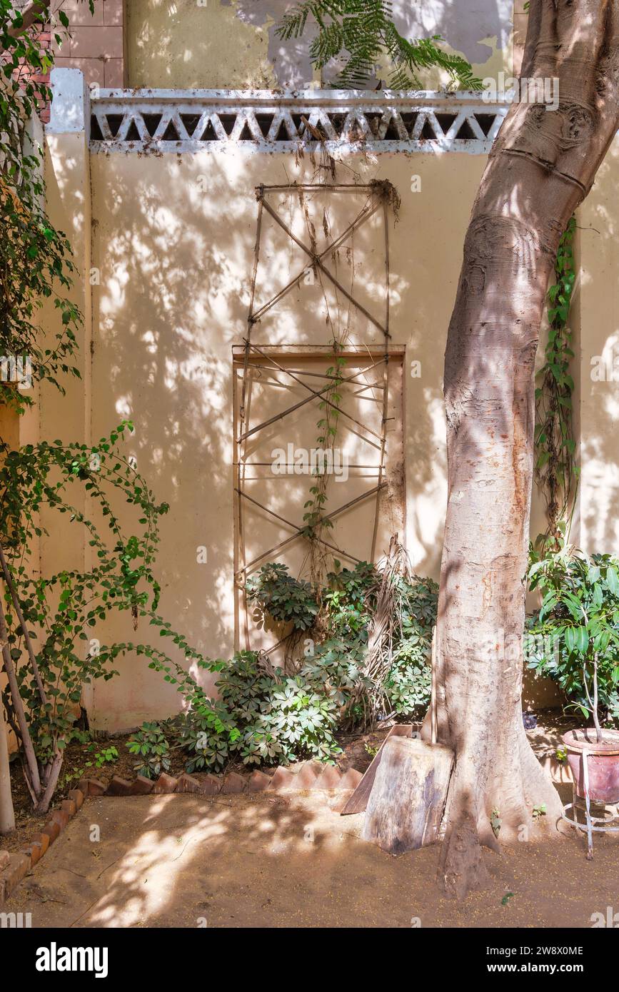 Juxtaposed texture hi-res stock photography and images - Alamy