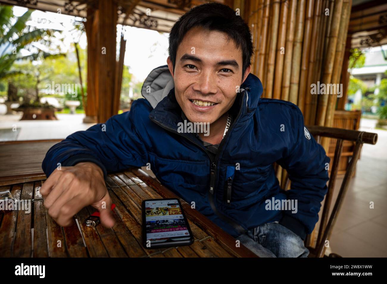 Handsome man vietnam one person hi-res stock photography and images - Alamy