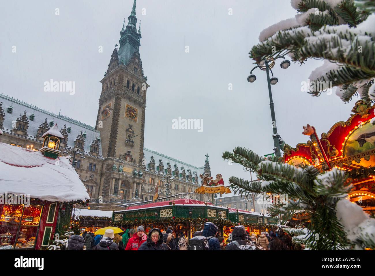hamburg-hamburg-christmas-market-in-front-of-town-hall-christmas