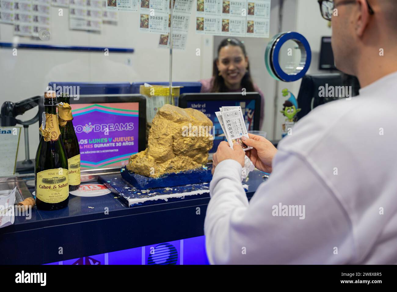Barcelona, Barcelona, Spain. 22nd Dec, 2023. The lotteries celebrate ...