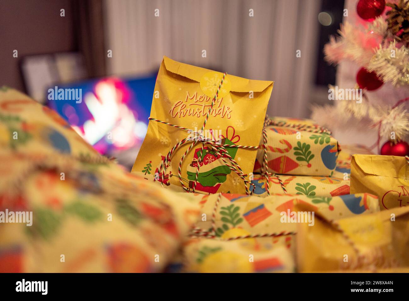 Christmas gifts in boxes lights hi-res stock photography and images - Alamy