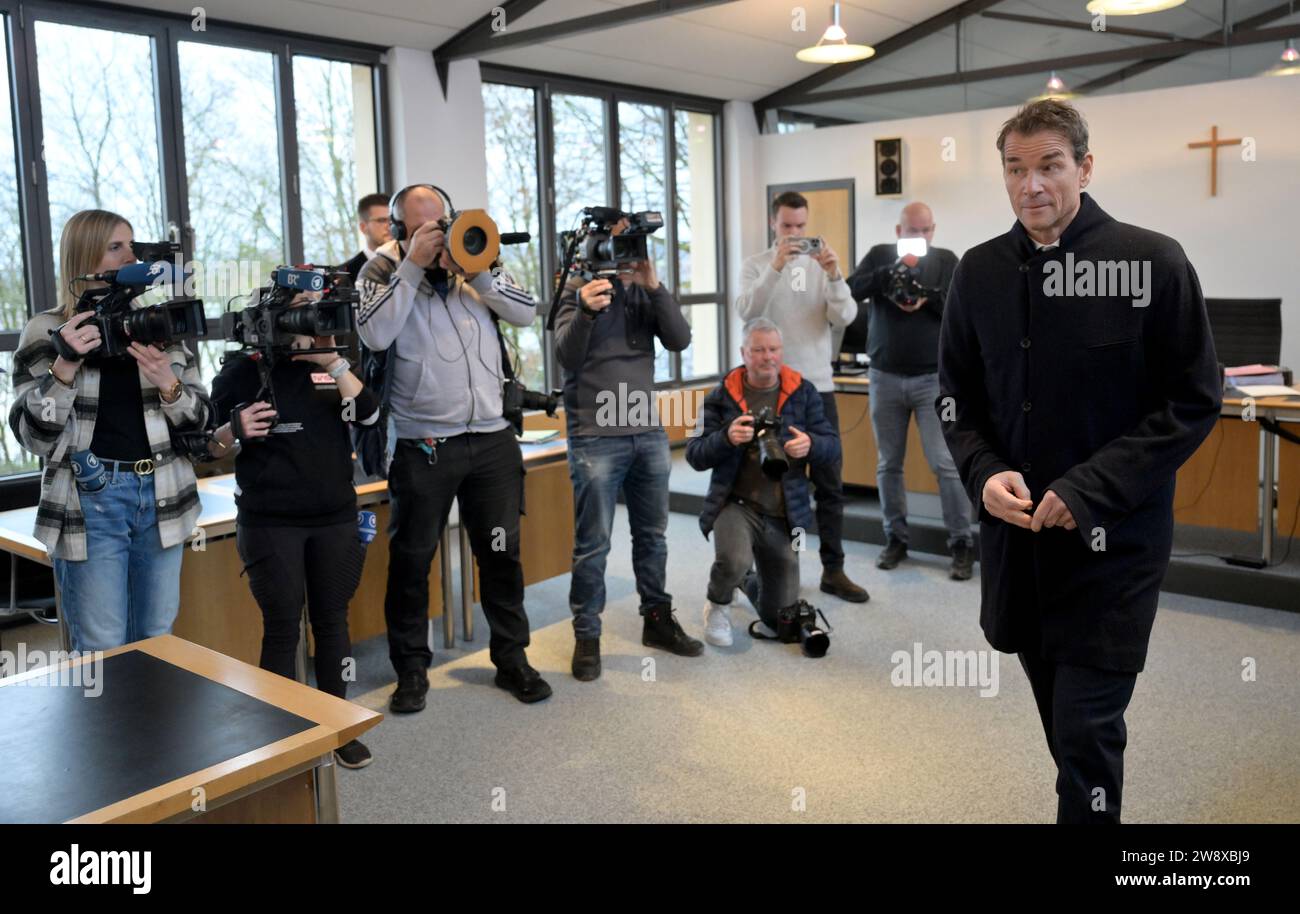 Starnberg, Germany. 22nd Dec, 2023. Former national soccer goalkeeper ...