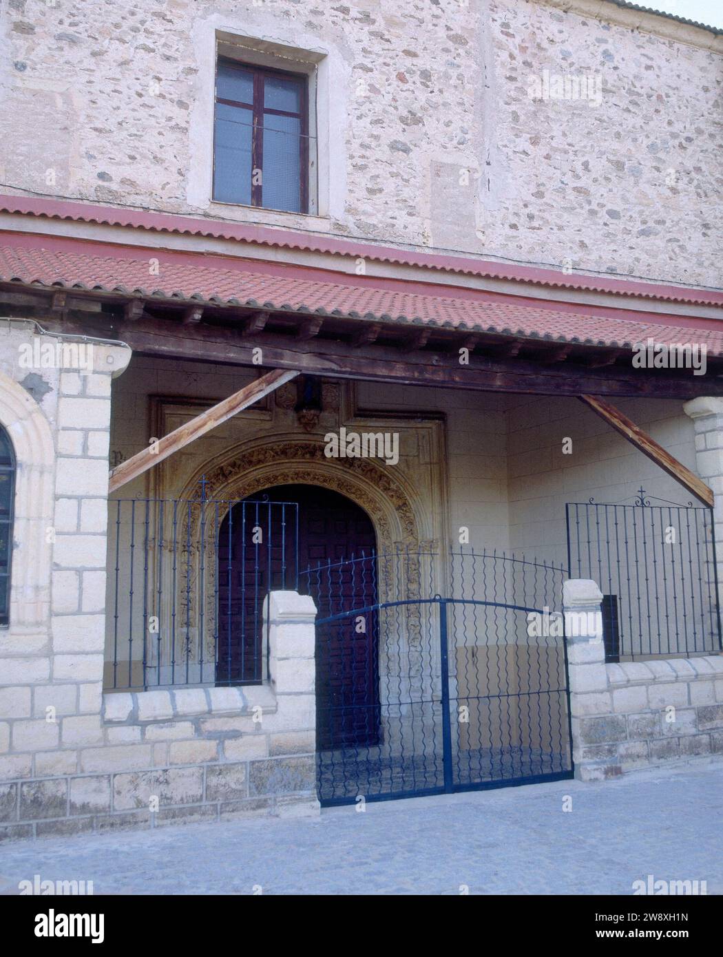 PORTICO DE ENTRADA DE LA IGLESIA PARROQUIAL. Location: ST. MICHAEL'S ...