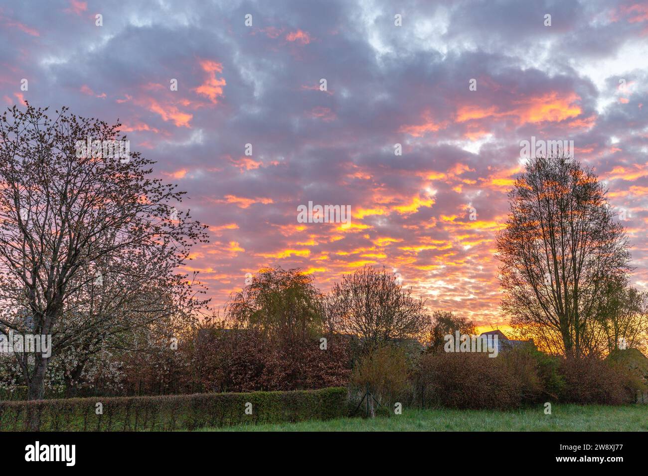 Sleeping on clouds hi-res stock photography and images - Alamy