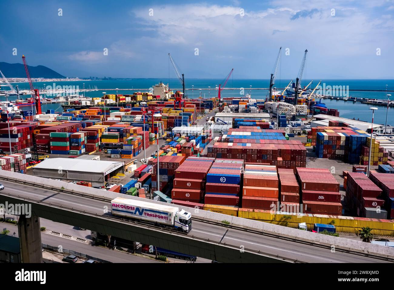 Shipping container in harbour aerial hi-res stock photography and ...