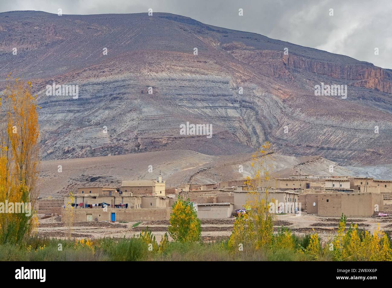 Adobe dwellings hi-res stock photography and images - Alamy