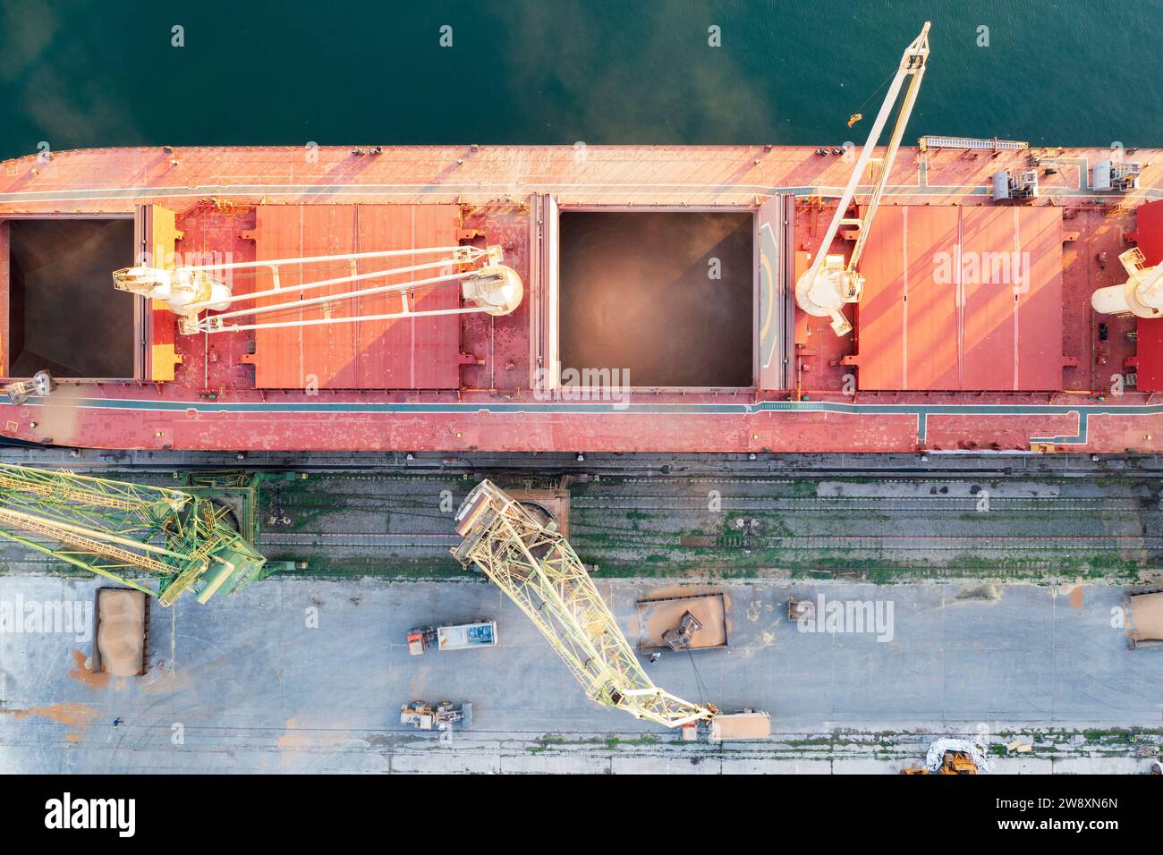 Unloading grain from the ship hi-res stock photography and images - Alamy