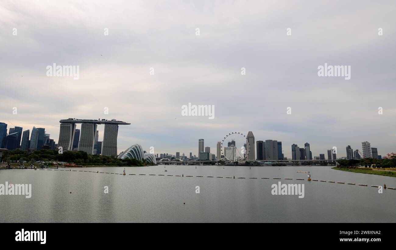 Singapore CBD city skyline view from Marina Barrage, with beautiful ...