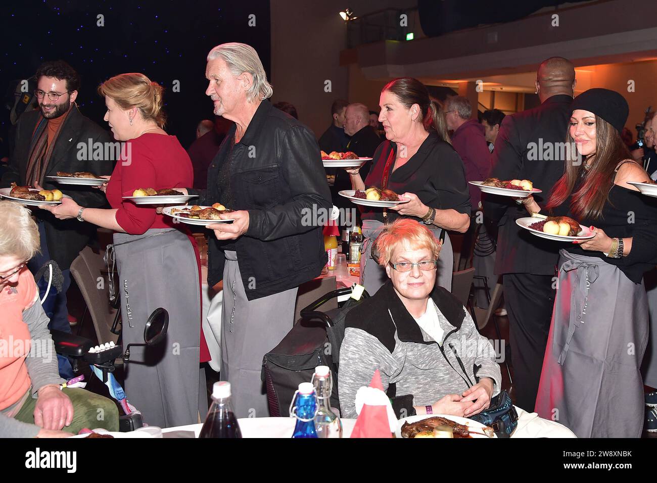 29. Weihnachtsfest für Obdachlose Franziska Giffey, Jonny Logan, Katy ...