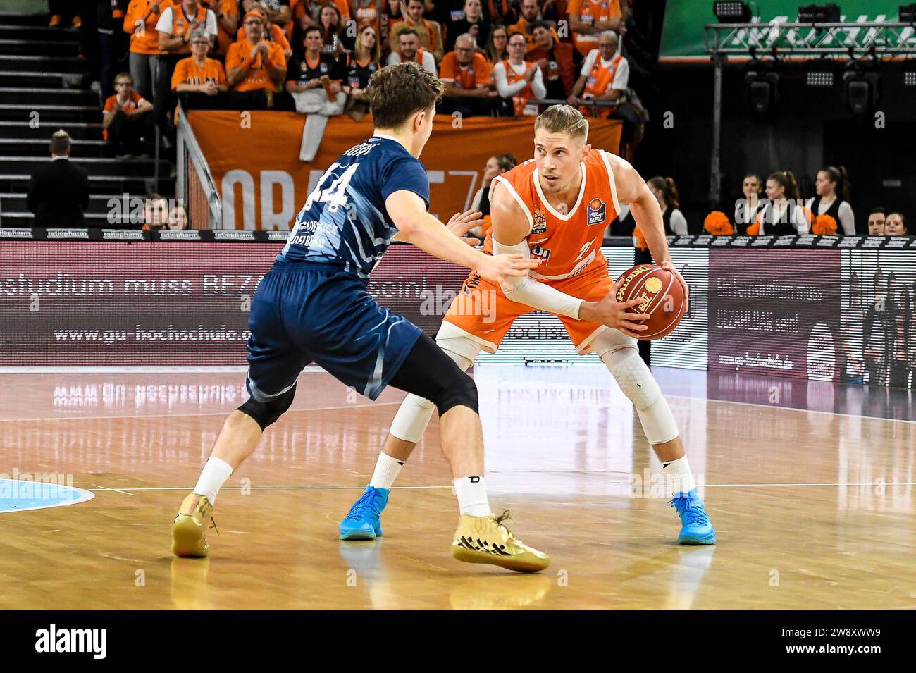22.12.2023, ratiopharm arena, Neu-Ulm, GER, BBL, ratiopharm Ulm vs MLP ...