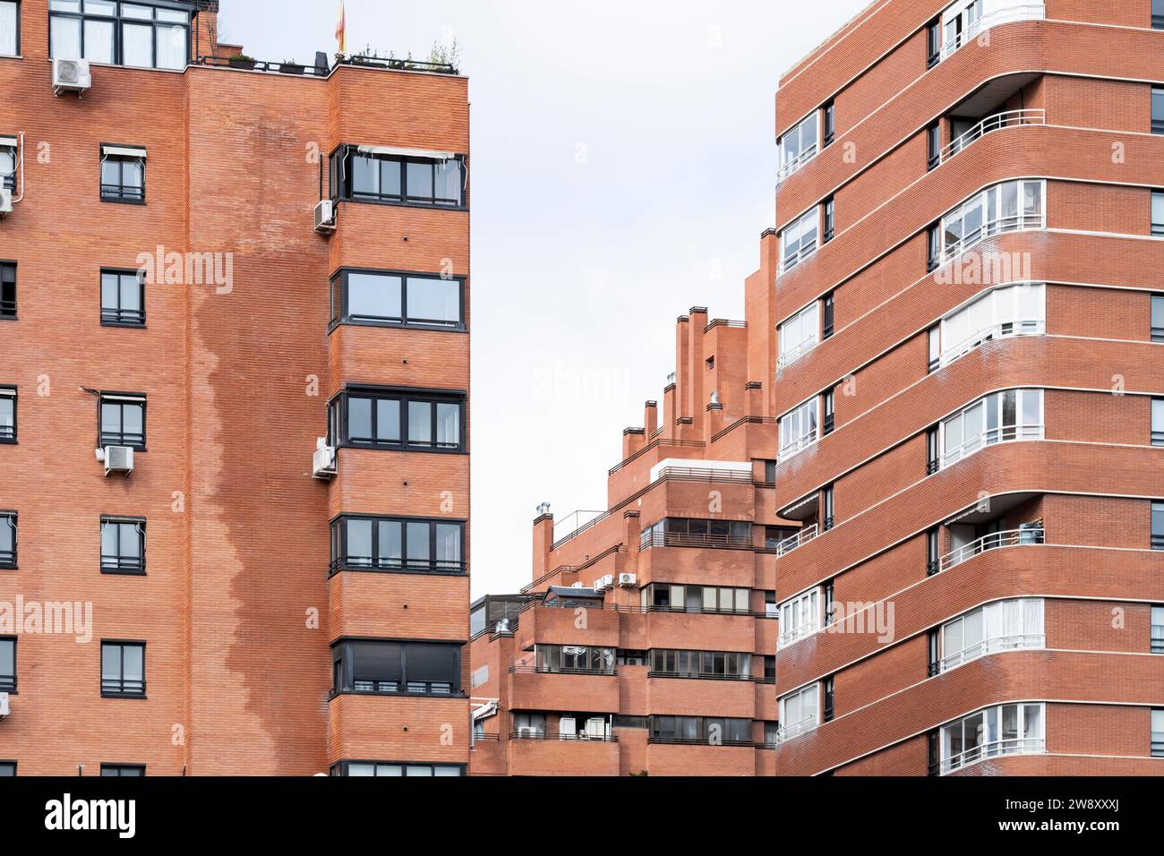 Apartment block in the city of Madrid Stock Photo - Alamy
