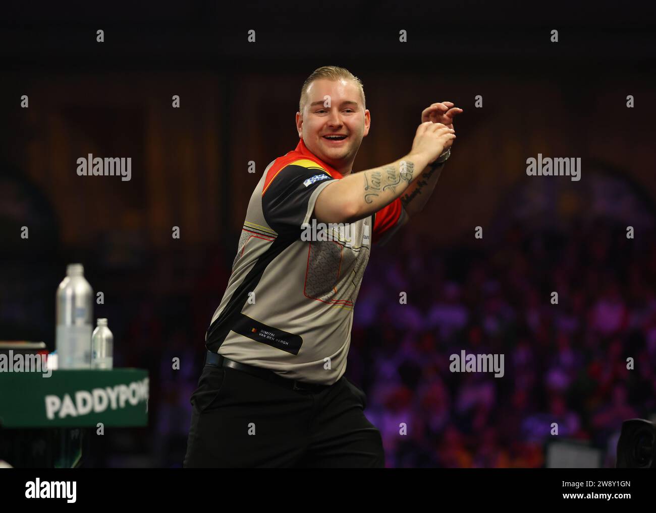 Alexandra Palace, London, UK. 22nd Dec, 2023. 2023/24 PDC Paddy Power ...