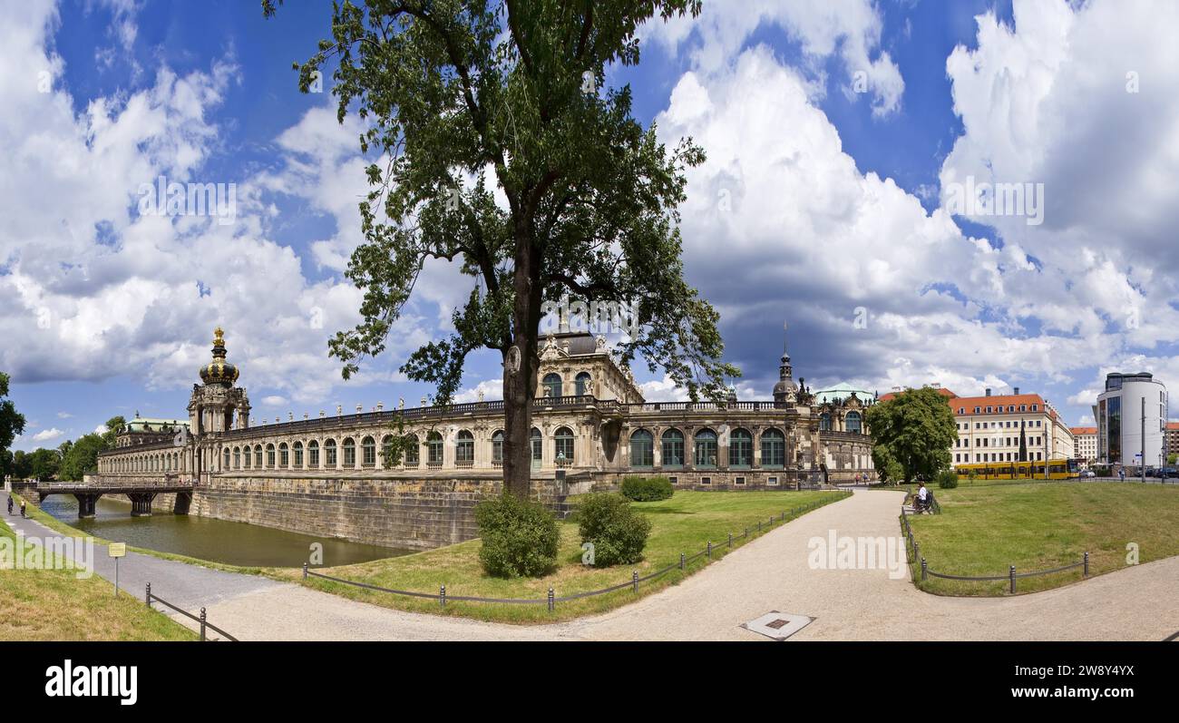 Wall pavilion zwinger palace hi-res stock photography and images - Alamy