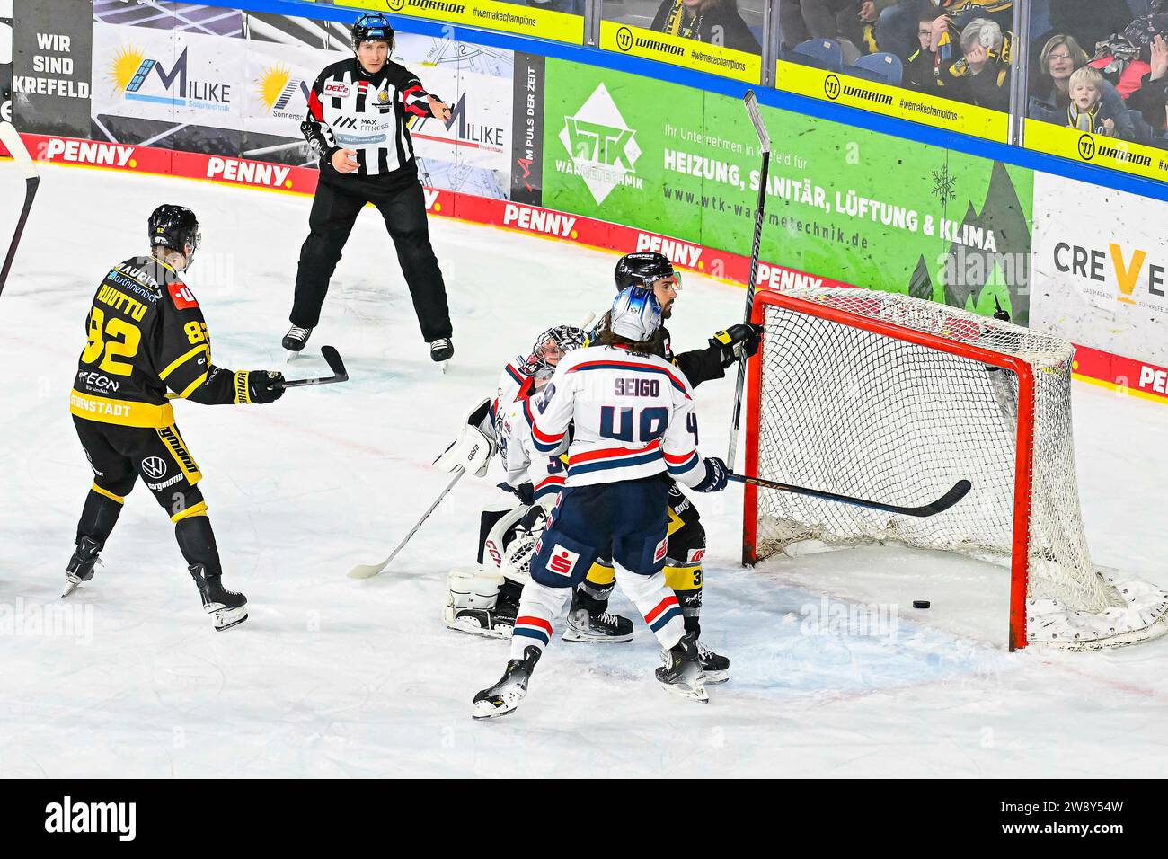 Eishockey - DEL 2: Krefeld Pinguine vs Kassel Huskies am 22.12.2023 in ...
