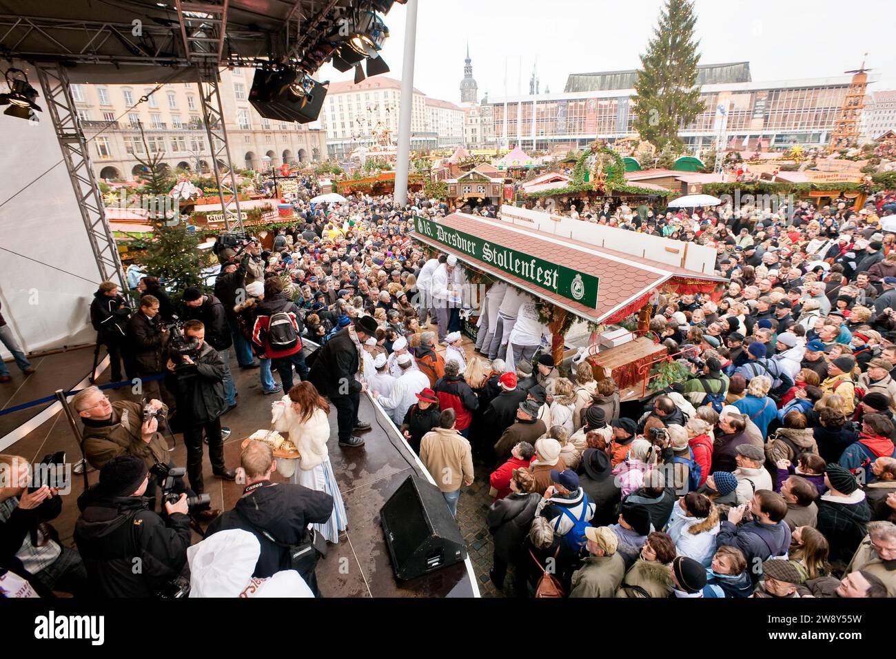 Christmas market dresden tree hi-res stock photography and images - Alamy