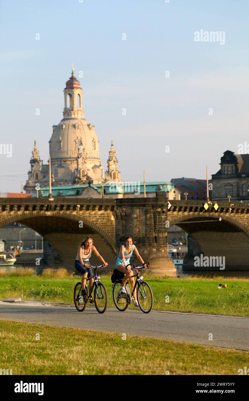Elbe Cycle Route in Dresden Stock Photo - Alamy
