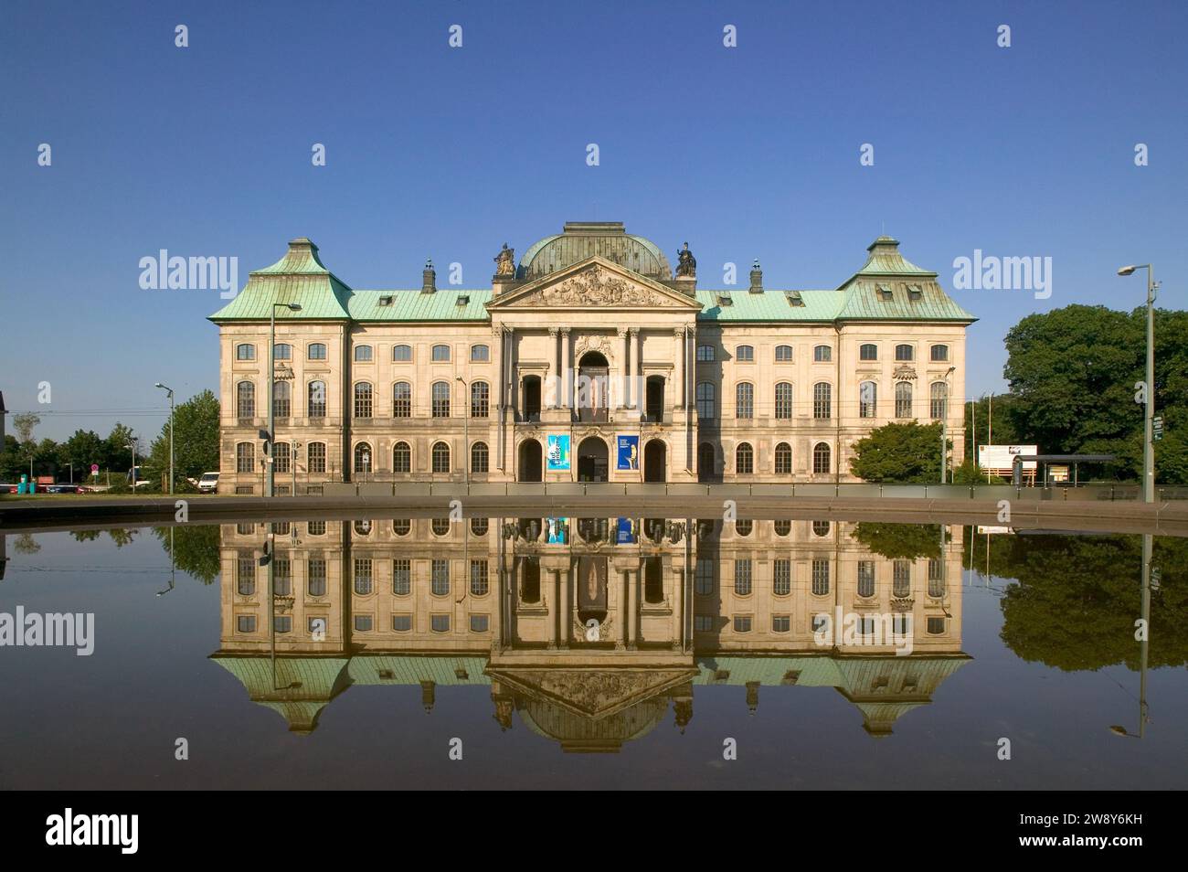 Japanese palace, 1727-37 by (Matthaeus Daniel Poeppelmann (1662-1736 ...