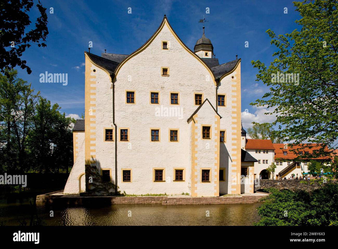 Klaffenbach moated castle Stock Photo - Alamy