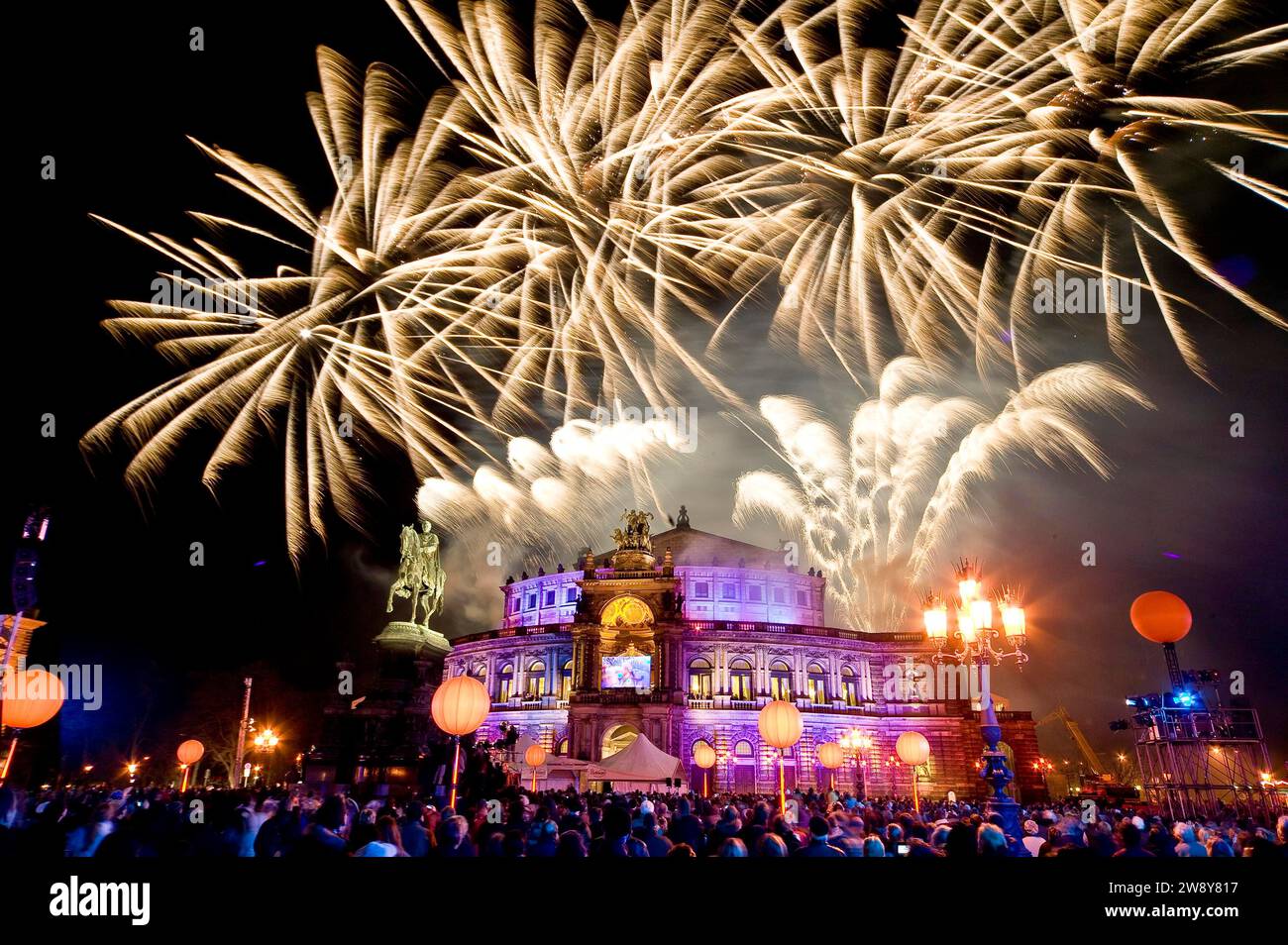 Fireworks on square old hi-res stock photography and images - Alamy