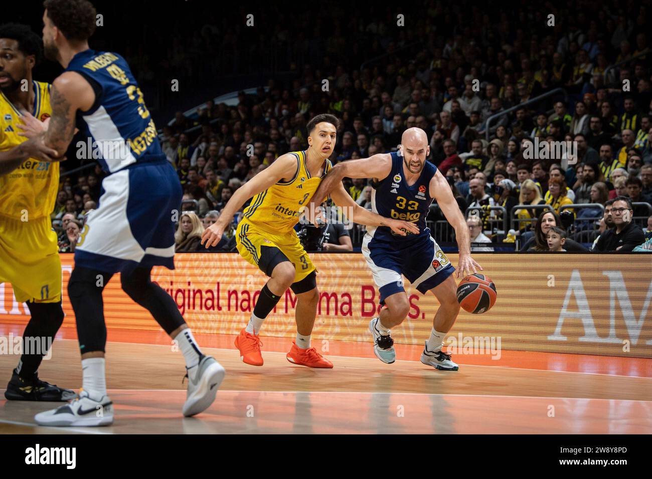 Matteo Spagnolo (Alba Berlin, #3), Nick Calathes (Fenerbahce Beko ...