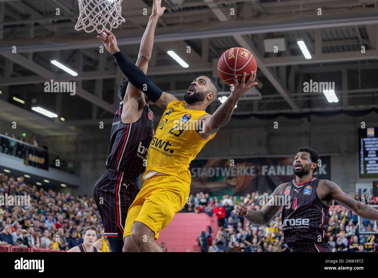Zach Copeland (Bamberg Baskets, #02) Javon Masters (Tigers Tuebingen ...