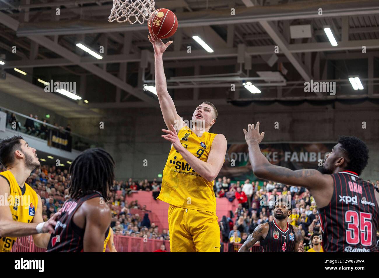 Kirss Helmanis (Tigers Tuebingen, #09) Tigers Tuebingen vs. Bamberg ...